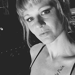 Domina Amely Pain - Institut Bizarre - Bielefeld